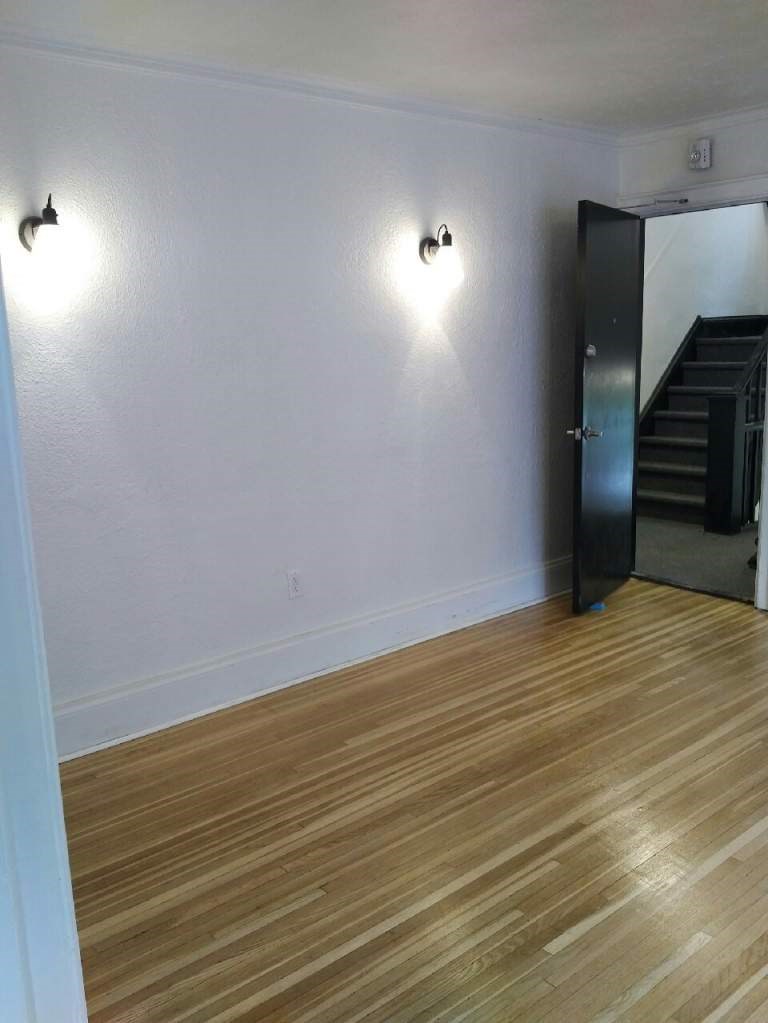 Brownstone 112 (Margaret Ave Apartments), 112 Margaret Avenue ...