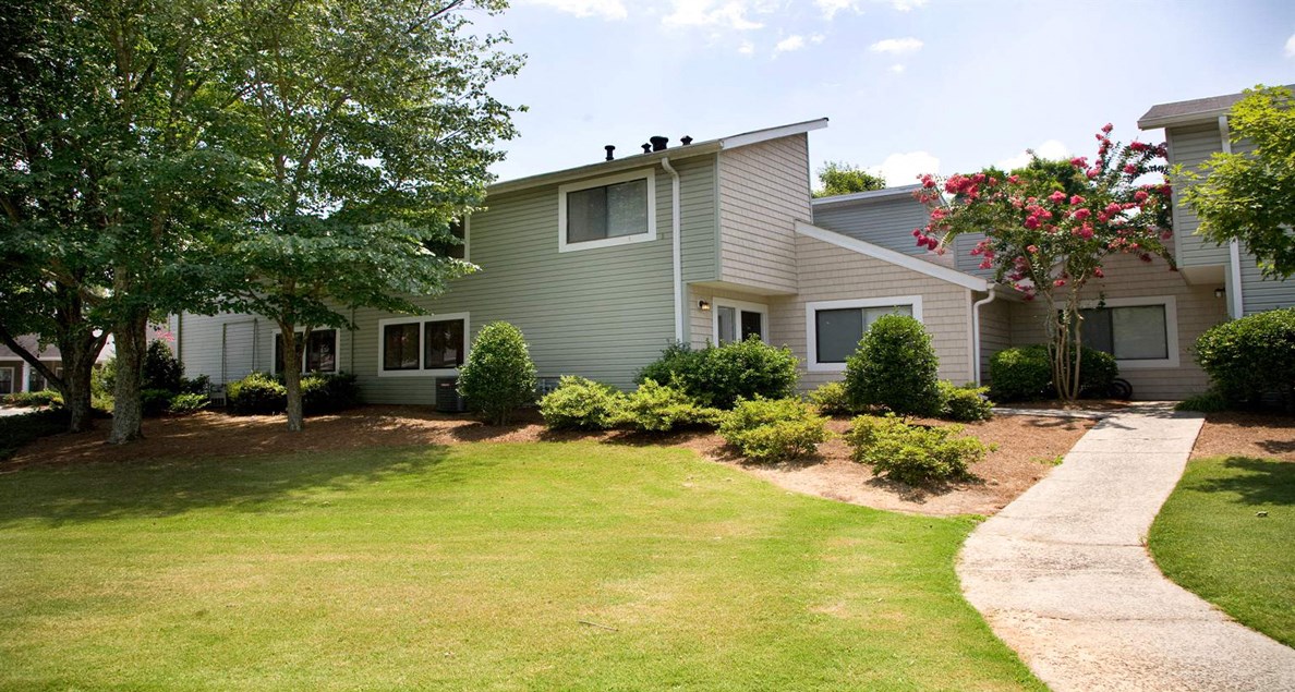 The Columns At Lake Ridge Apartments, 3900 Lake Ridge Lane, Dunwoody ...