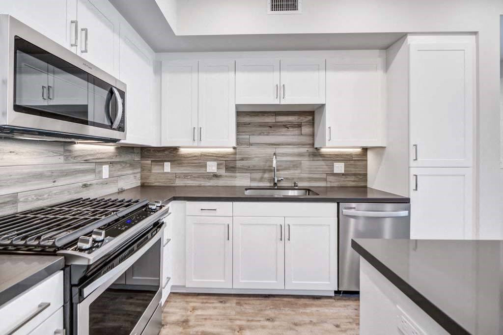 The Vineyards Apartments, 11401 Porter Ranch Dr., Porter Ranch, CA ...