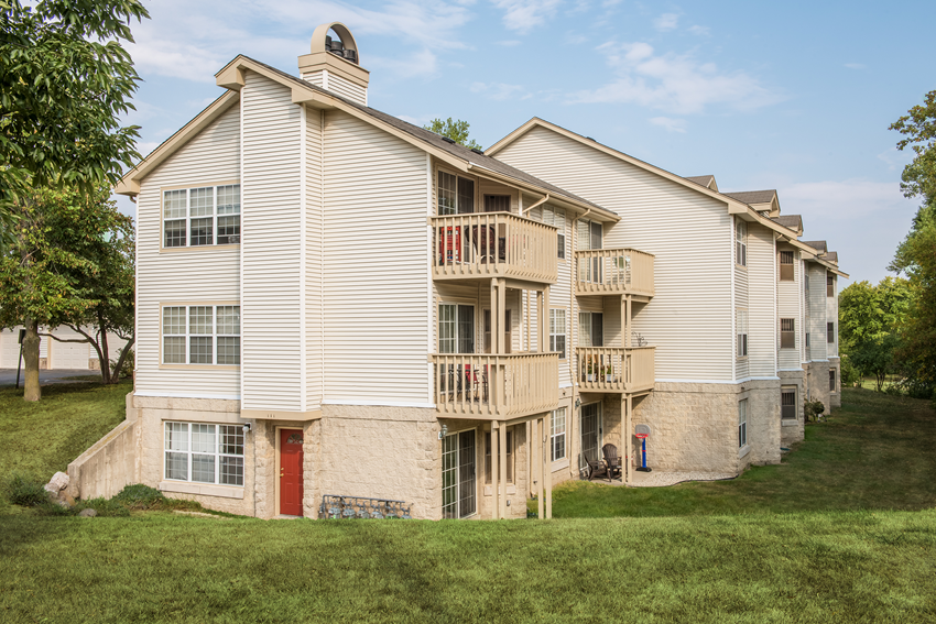 Ravinia Apartments, 4280 S Ravinia Drive, Greenfield, WI - RentCafe
