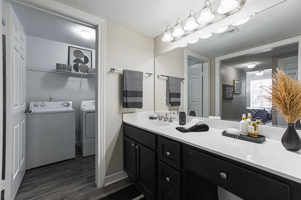 The Village At Bellaire Apartments, 5454 Newcastle Dr, Houston, TX ...