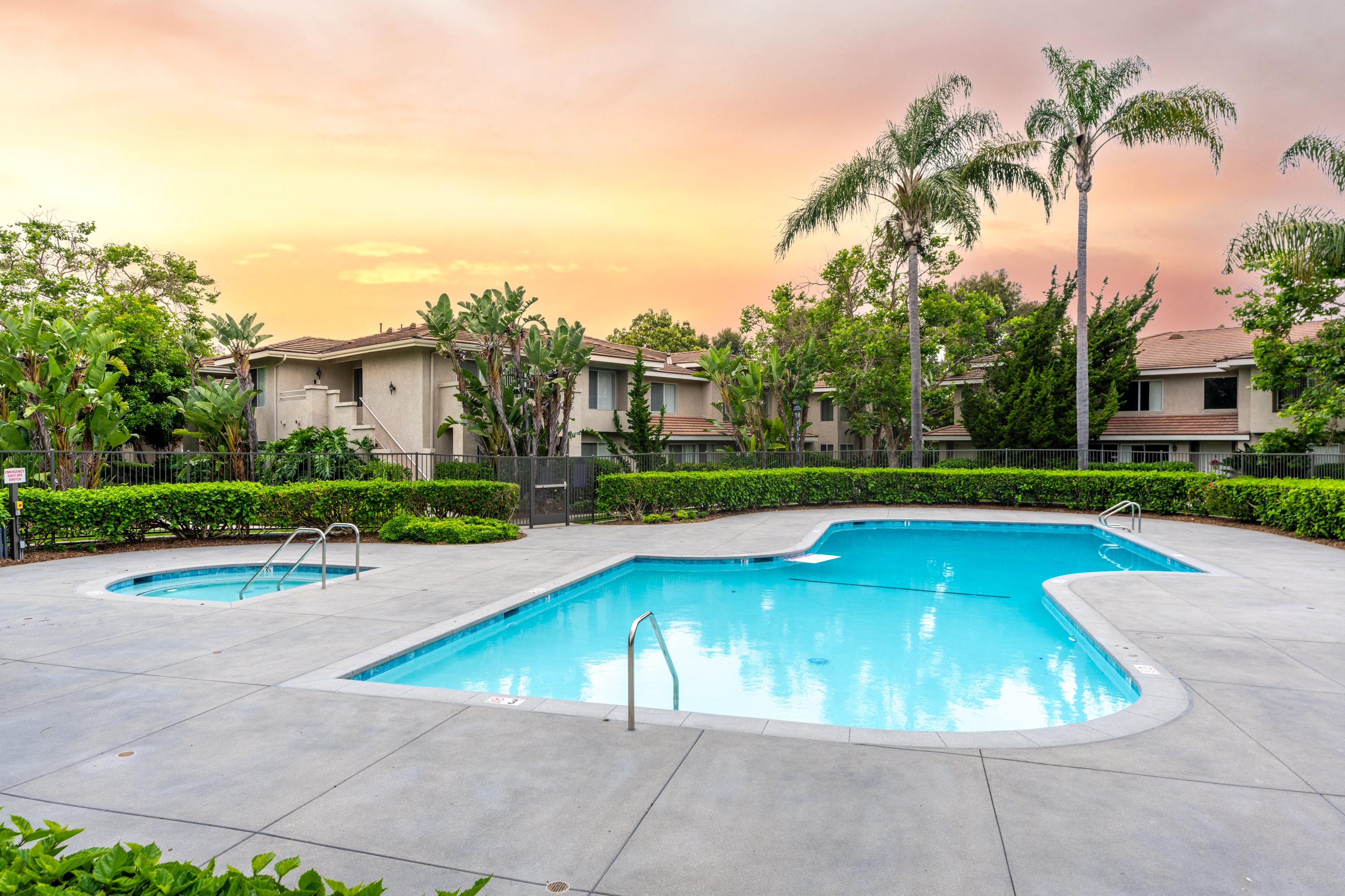 Santa Fe Village Apartments, 3700 S Santa Fe Village Dr, Santa Ana, CA ...
