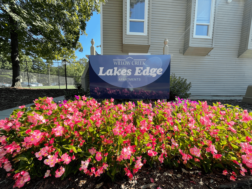 Lakes Edge Apartments, 5644 W. Market Street, Greensboro, NC - RentCafe