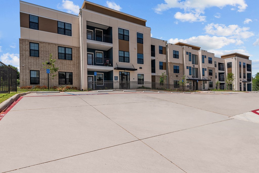 Bayou Grande Apartments, 961 Caddo Street, Shreveport, LA - RentCafe