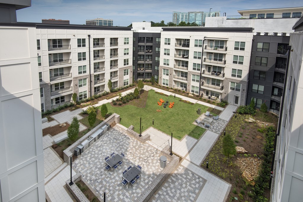 The Maddux At Shadowood Apartments, 2180 Shadowood Parkway, Atlanta, GA ...