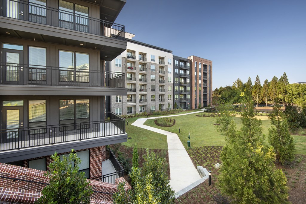 The Maddux At Shadowood Apartments, 2180 Shadowood Parkway, Atlanta, GA ...