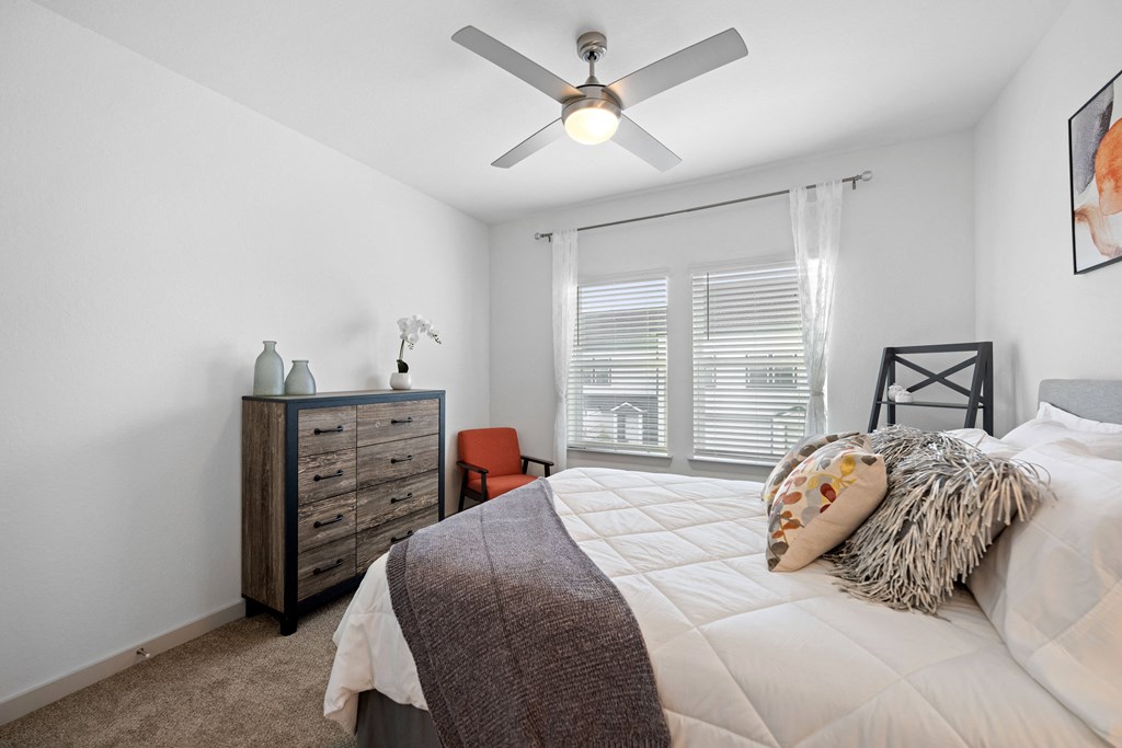 Novo Gateway | Apartments And Townhomes, 11205 Colonial Gateway Drive ...