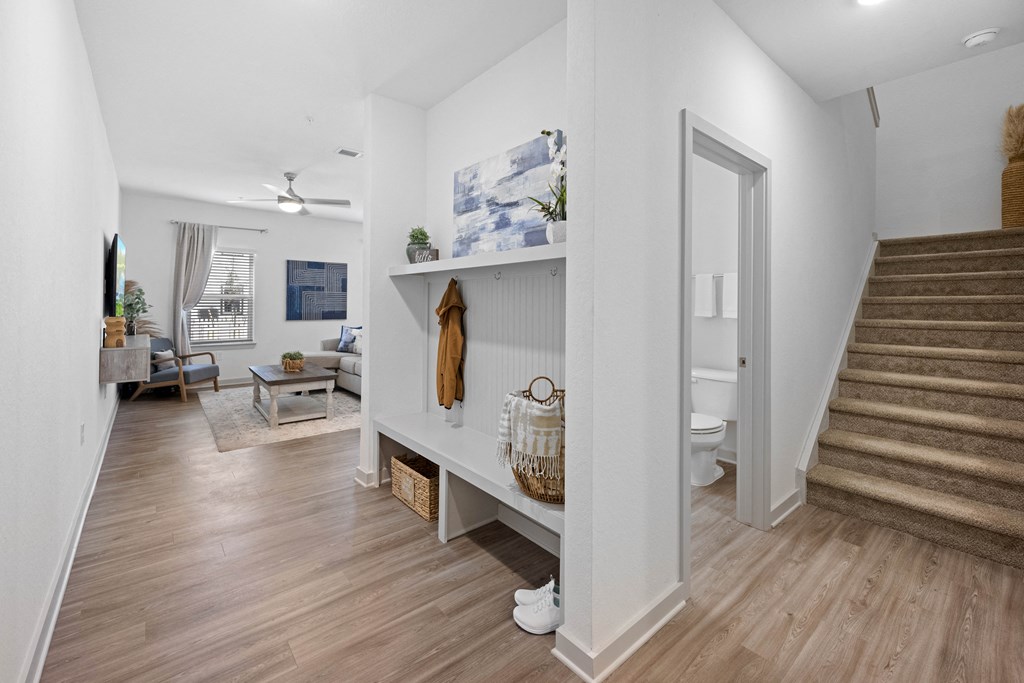 Novo Gateway | Apartments And Townhomes, 11205 Colonial Gateway Drive ...