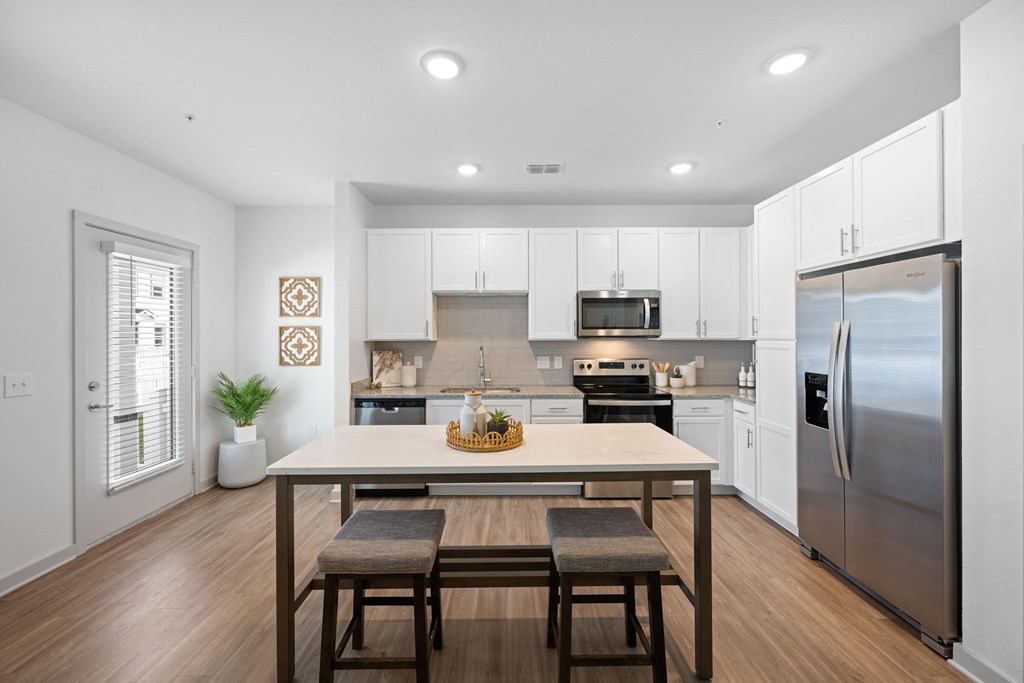 Novo Gateway | Apartments And Townhomes, 11205 Colonial Gateway Drive ...