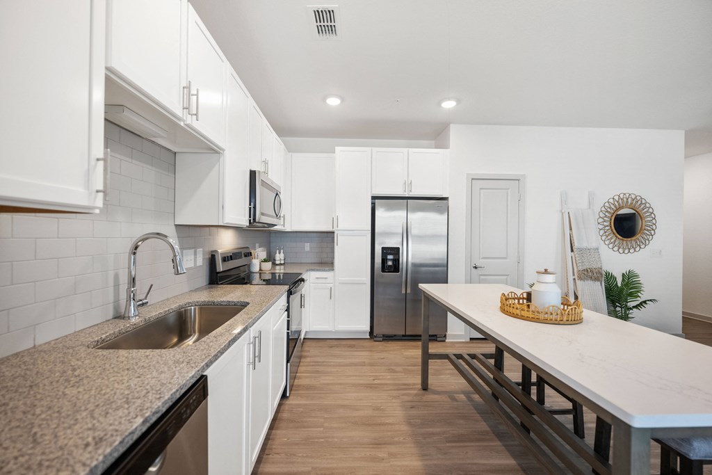 Novo Gateway | Apartments And Townhomes, 11205 Colonial Gateway Drive ...