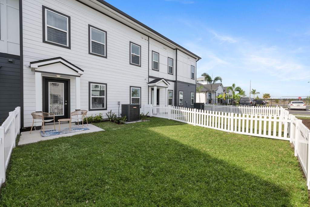 Novo Gateway | Apartments And Townhomes, 11205 Colonial Gateway Drive ...