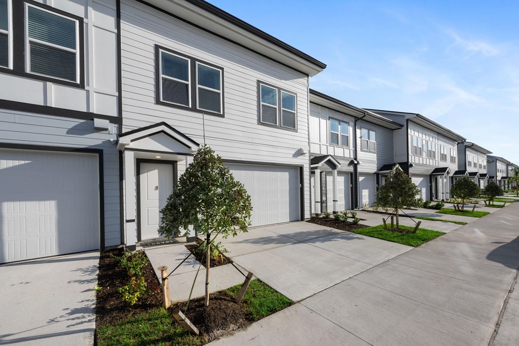 Novo Gateway | Apartments And Townhomes, 11205 Colonial Gateway Drive ...