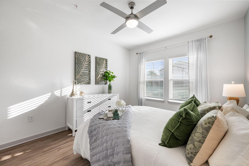 Novo Gateway | Apartments And Townhomes, 11205 Colonial Gateway Drive ...