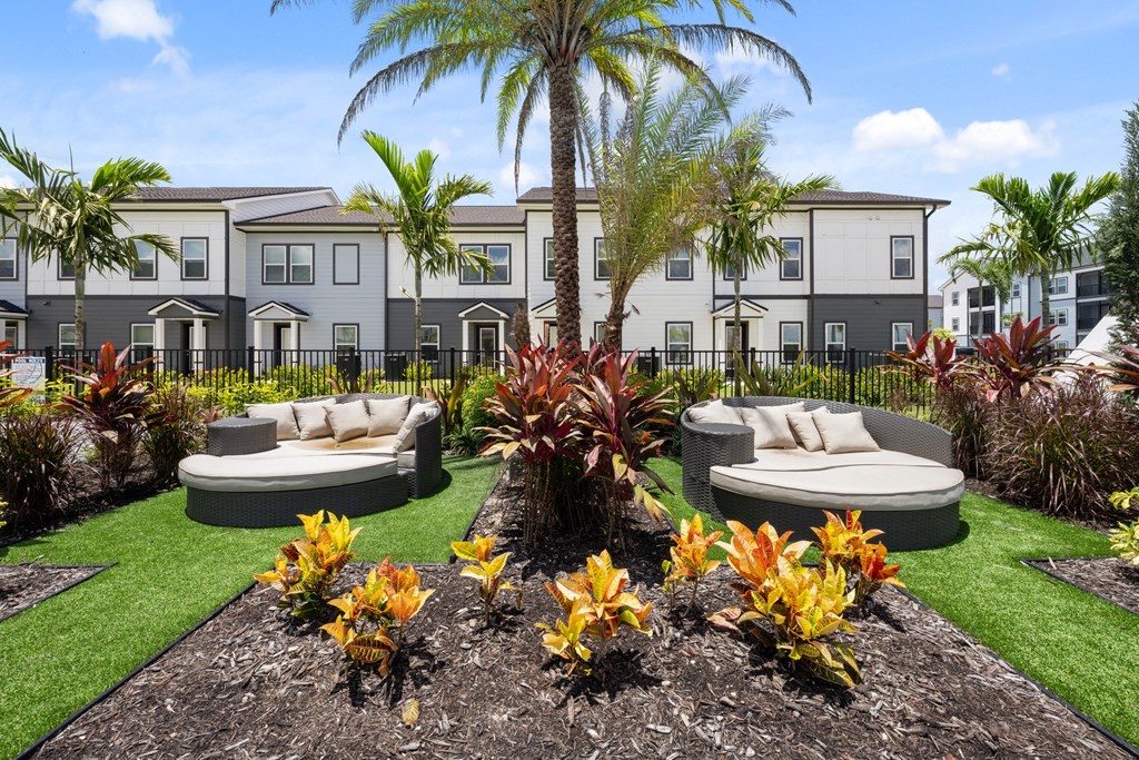 Novo Gateway | Apartments And Townhomes, 11205 Colonial Gateway Drive ...