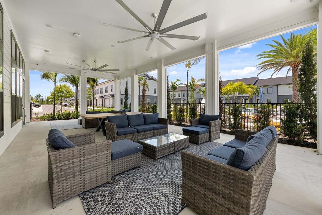 Novo Gateway | Apartments And Townhomes, 11205 Colonial Gateway Drive ...