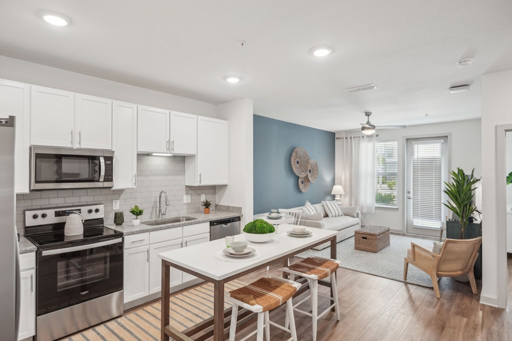 Novo Gateway | Apartments And Townhomes, 11205 Colonial Gateway Drive ...