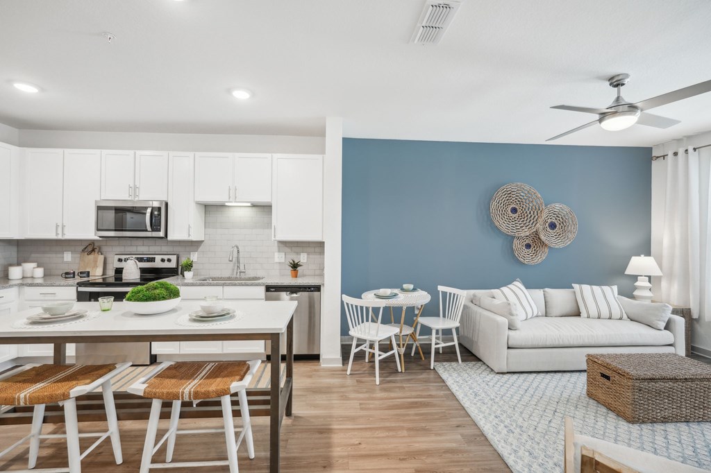 Novo Gateway | Apartments And Townhomes, 11205 Colonial Gateway Drive ...