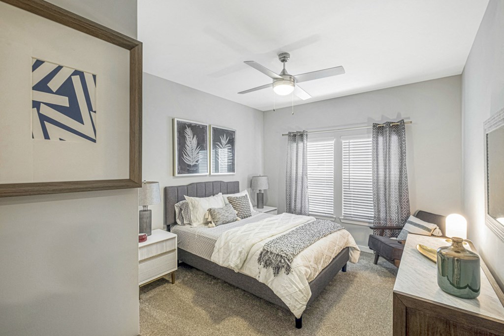 Novo Gateway | Apartments And Townhomes, 11205 Colonial Gateway Drive ...