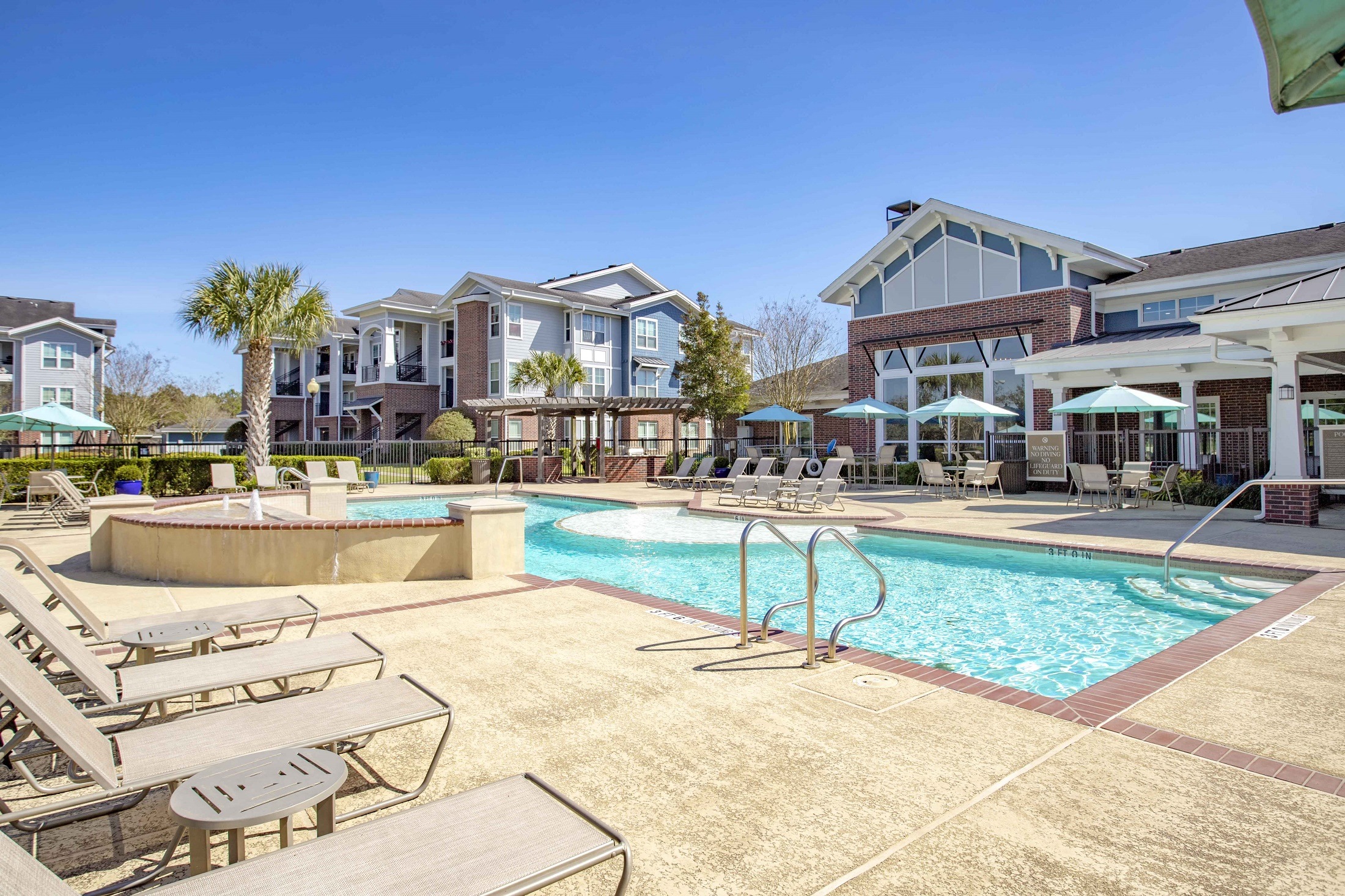 Apartments in Dickinson, TX | Beacon Lakes Apartments