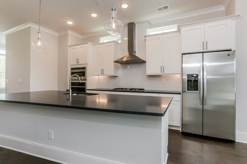 Ellison Park Rentals - Sandy Springs, GA - RentCafe