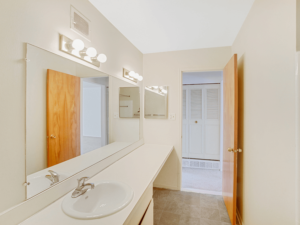 Hidden Tree Apartments And Townhomes, 410 Pine Forest Dr, East Lansing ...