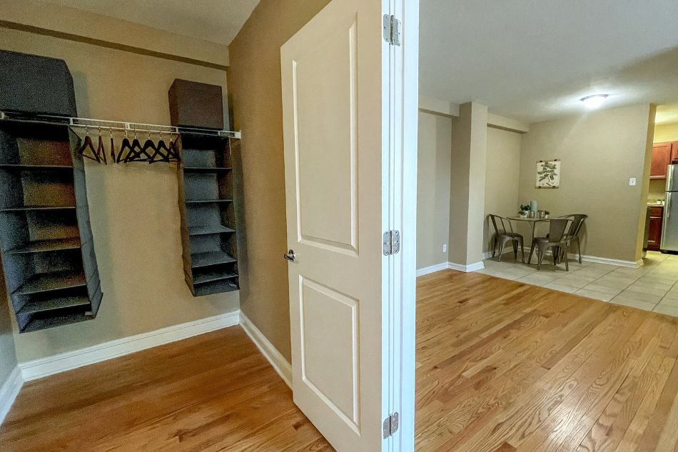 Convent Gardens Apartments, 4497 Pershing Avenue, St. Louis, MO - RentCafe