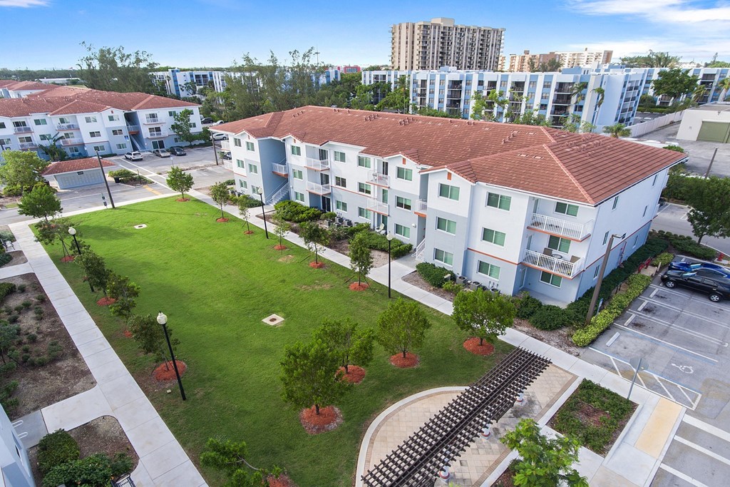 Windsor Biscayne Shores Apartments, 12016 NE 16th Ave, Miami, FL - RentCafe