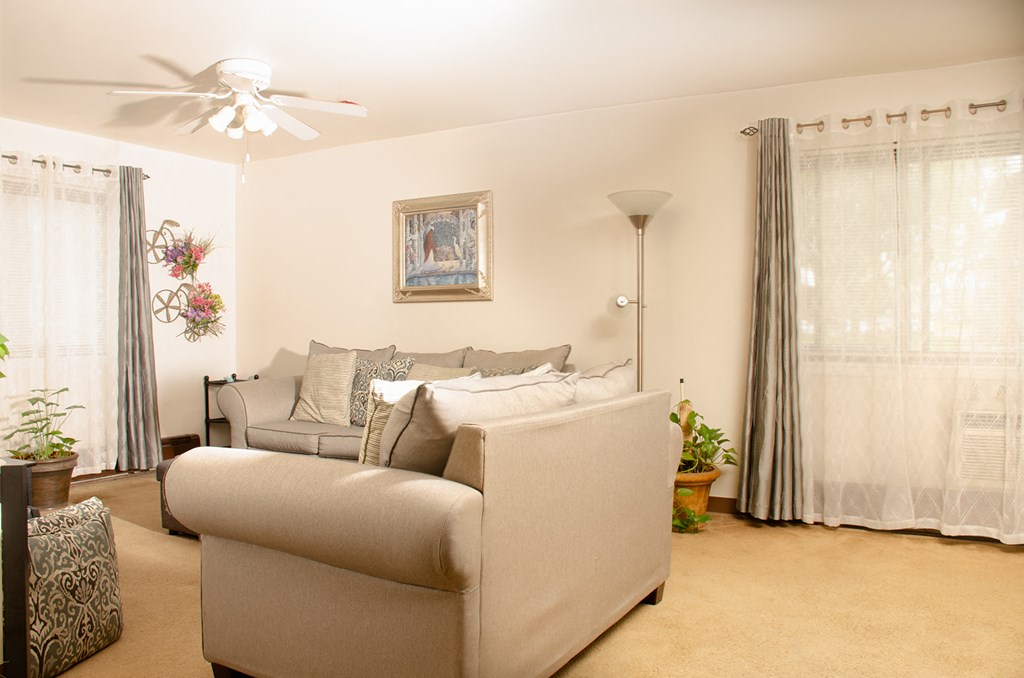 Ginger Ridge Apartments, 1954 Memorial Drive, Calumet City, IL - RentCafe