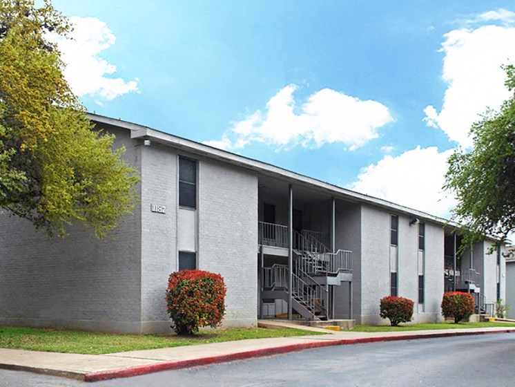 Elm Ridge Apartments, 1190 Airport Blvd, Austin, TX - RentCafe