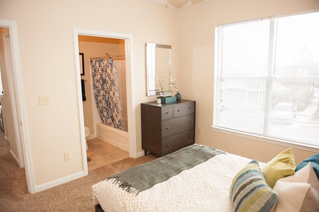 Waterford Place Apartment Homes, 8037 Waterford Circle, Memphis, TN ...