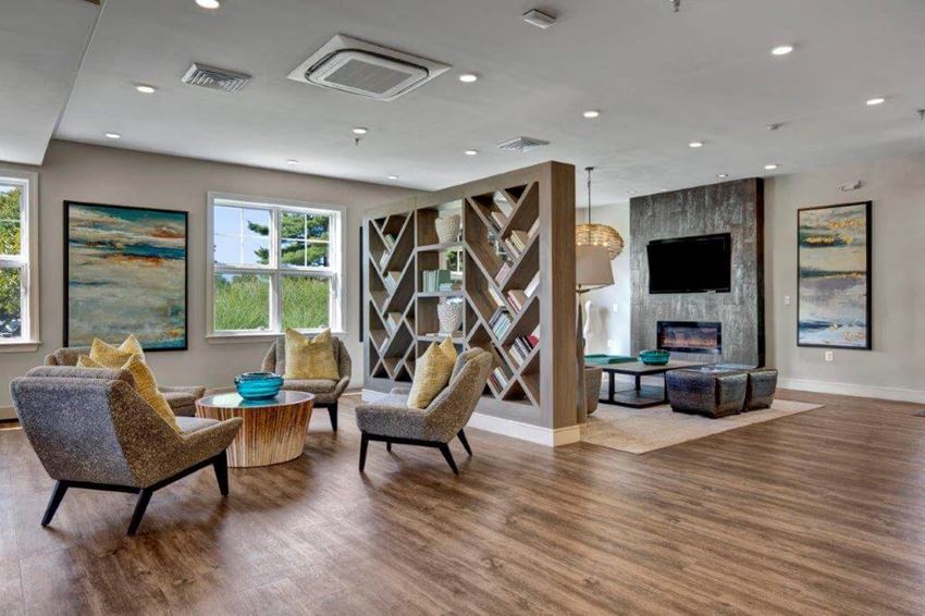 Gateway At Gaithersburg Apartments, 925 Clopper Rd, Gaithersburg, MD ...