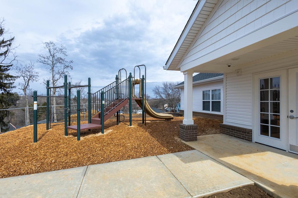 Zane Commons Apartments, 1428 Sharon Ave. Suite 1002, Zanesville, OH ...