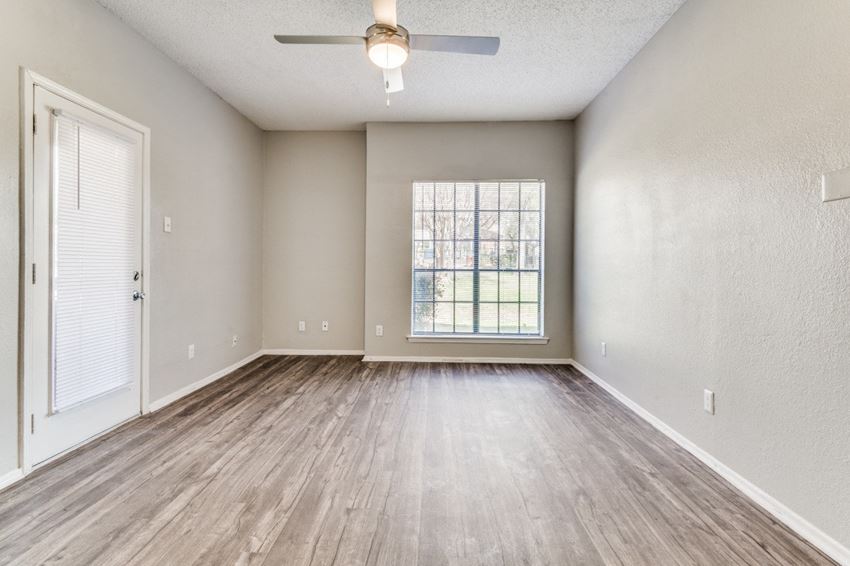 Foxborough Apartments, 1400 Esters Rd, Irving, TX - RentCafe