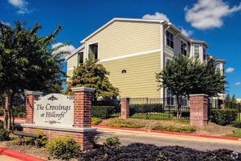 The Crossings At Hillcroft Apartments
