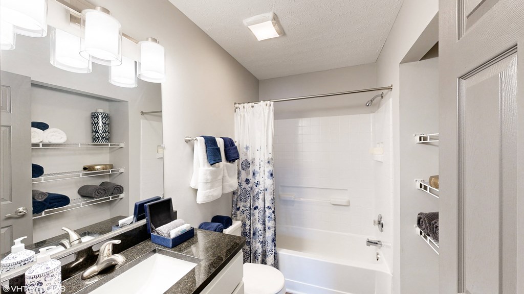Silvertree At Little Turtle Apartments, 5350 Silverthorne Rd ...