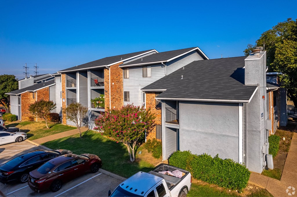 Water Ridge Apartments, 4600 W. Pioneer Drive, Irving, TX - RentCafe