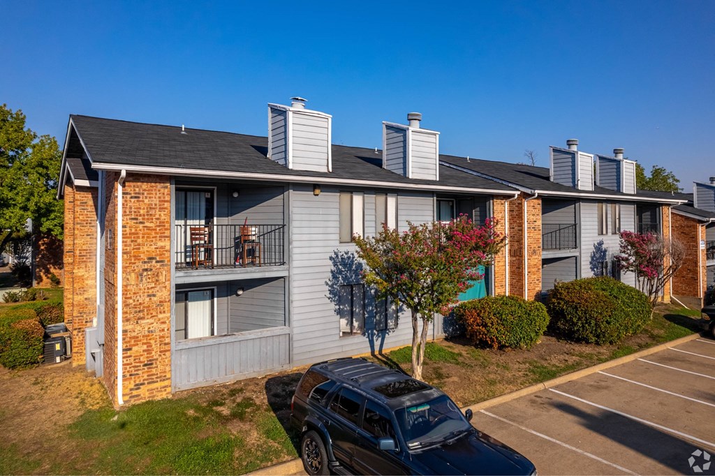 Water Ridge Apartments, 4600 W. Pioneer Drive, Irving, TX - RentCafe