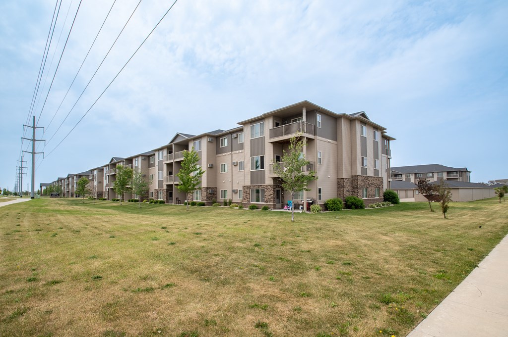 Shadow Bay Apartments, 855 34th Ave E, West Fargo, ND - RentCafe