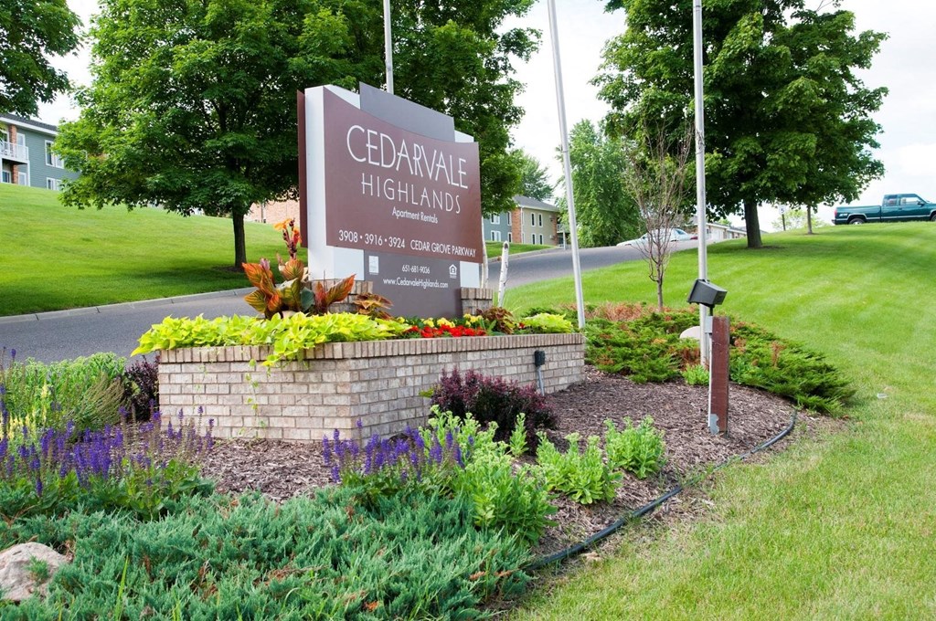 Cedarvale Highlands Apartments, 3908 Cedar Grove Pkwy, Eagan, MN - RentCafe