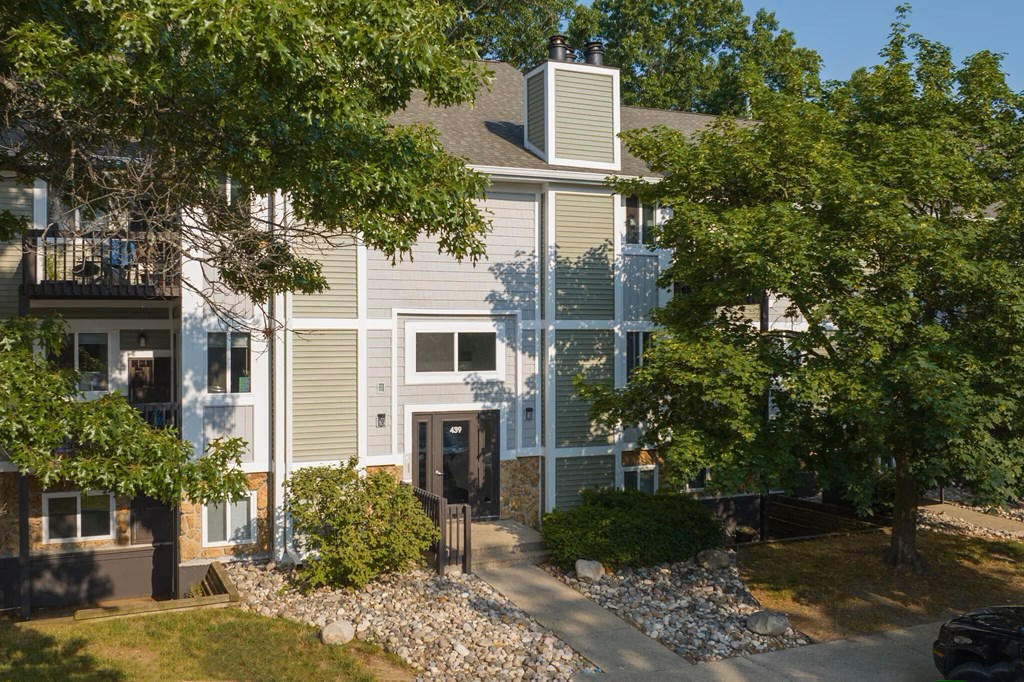 Alpine Slopes Apartments, 4285 Alpenhorn Dr. NW, Comstock Park, MI ...