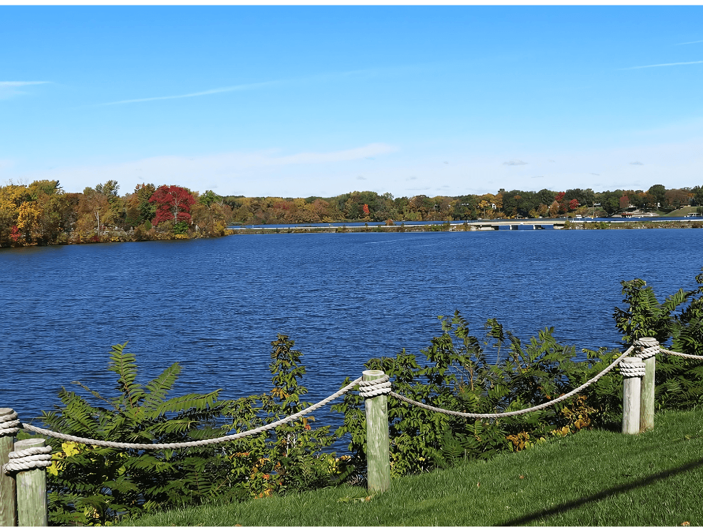 The Waverly On The Lake - Belleville, MI Apartments, 49000 Denton Rd ...