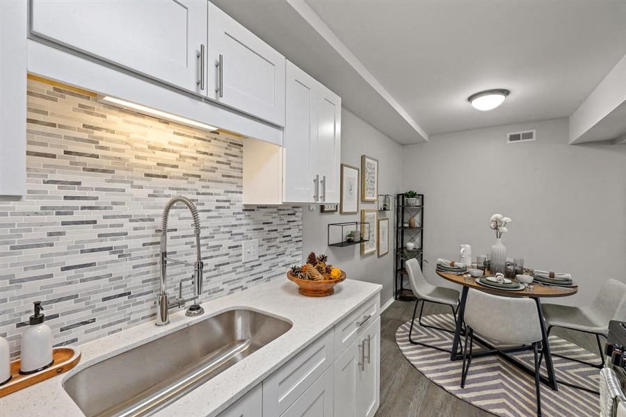 Residences At Grand Blanc Apartments - Grand Blanc, MI, 5800 Maplebrook ...