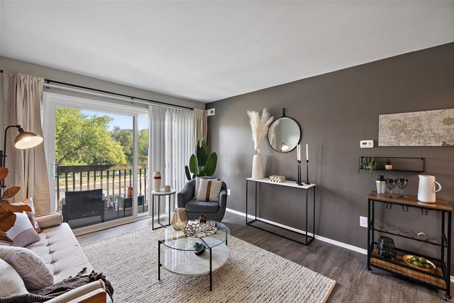 Maplebrook Village Apartments - Grand Blanc Twp, MI, 5800 Maplebrook Ln ...