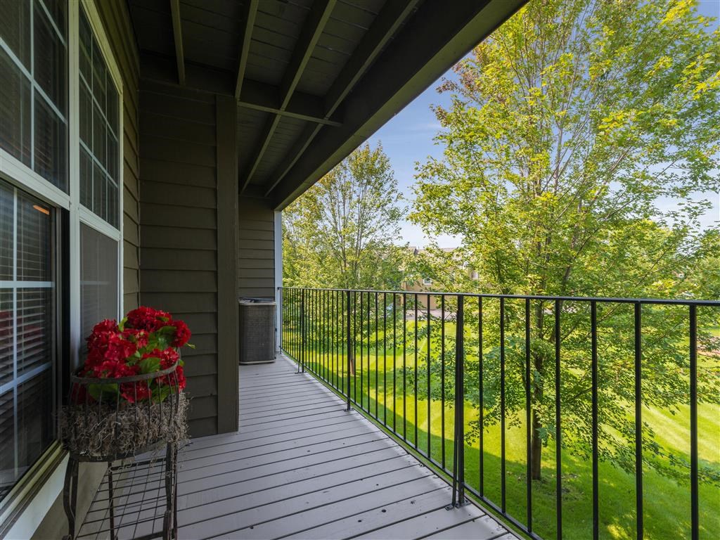 Mallard Ridge Apartments, 13301 Maple Knoll Way, Maple Grove, MN - RentCafe