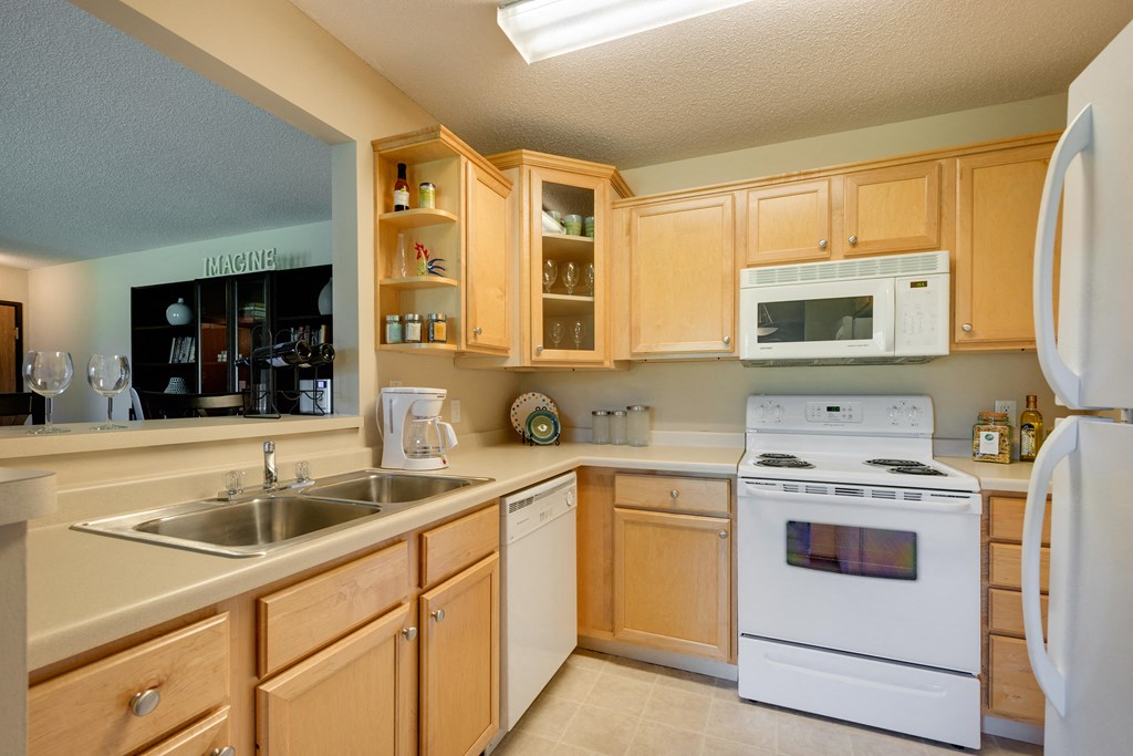 Mallard Ridge Apartments, 13301 Maple Knoll Way, Maple Grove, MN - RentCafe