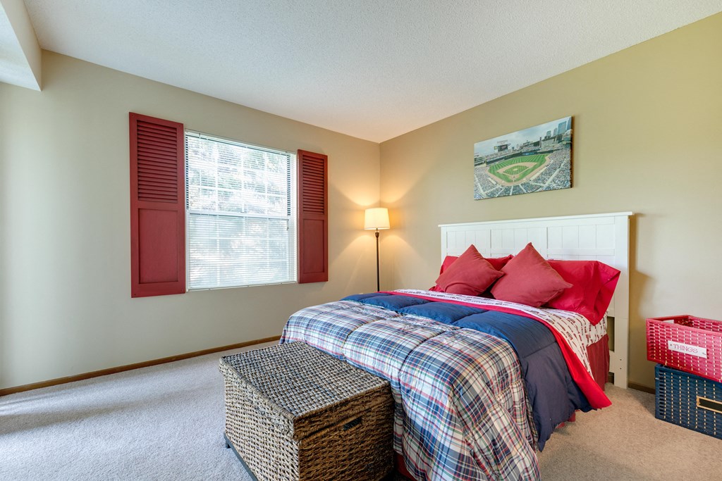 Mallard Ridge Apartments, 13301 Maple Knoll Way, Maple Grove, MN - RentCafe