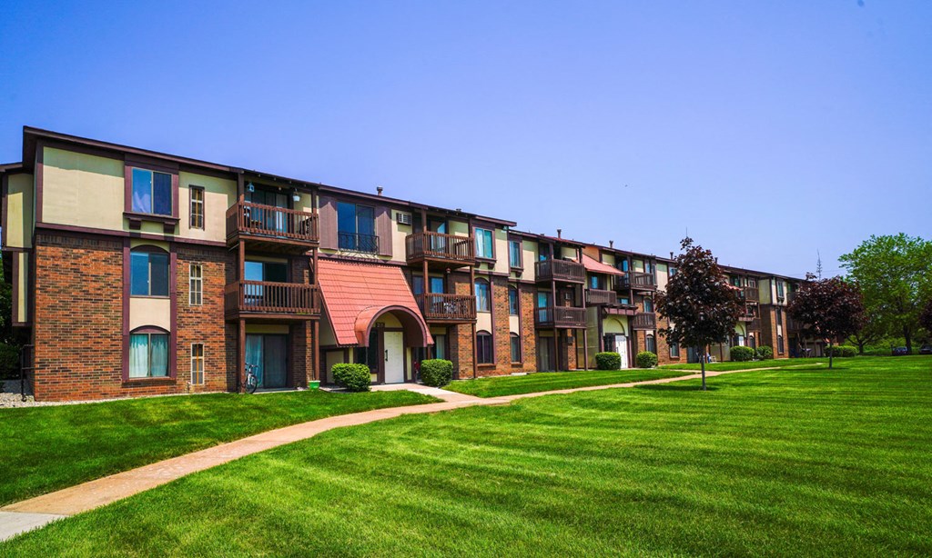 Apple Ridge Apartments, 306 Manzana Court NW, Walker, MI - RentCafe