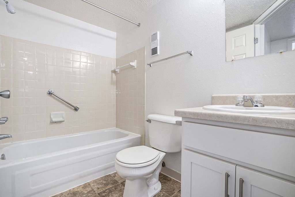 Apple Ridge Apartments, 306 Manzana Court NW, Walker, MI - RentCafe