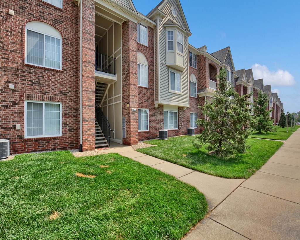 LakePointe Apartments, 4254 Long Lake Drive, Batavia, OH - RentCafe