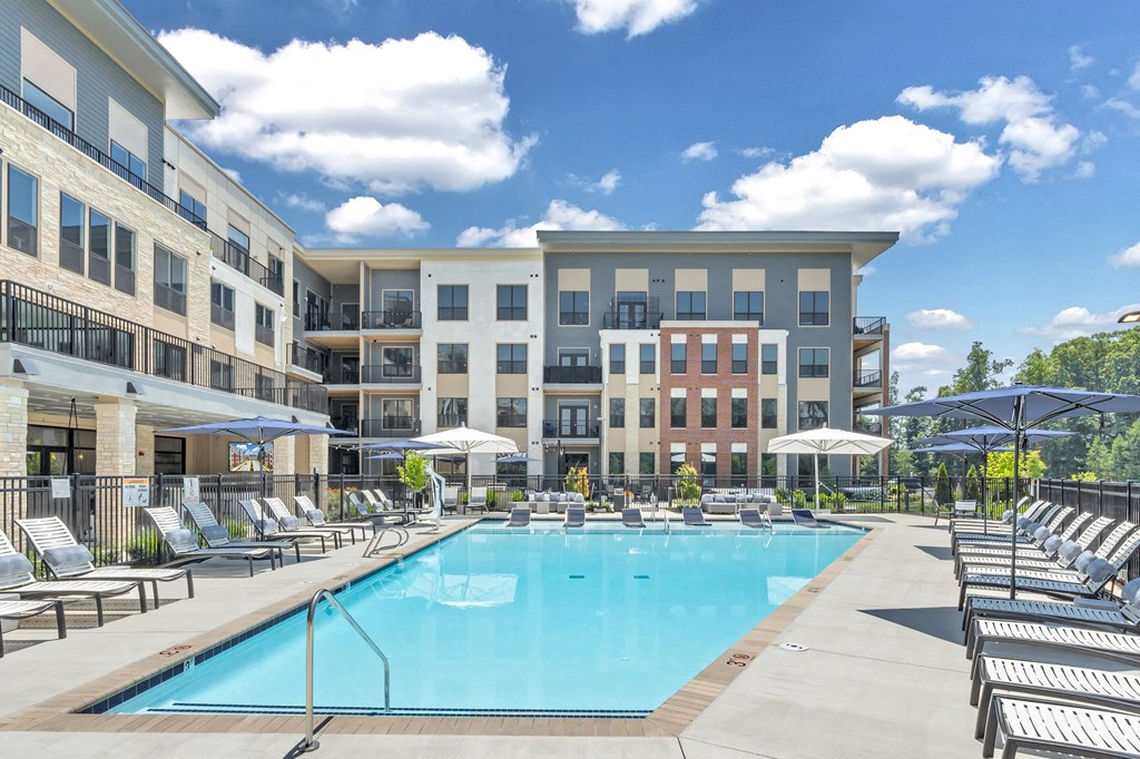 Luxe 360 On Centerpointe Apartments, 14650 Luxe Center Dr., Midlothian ...